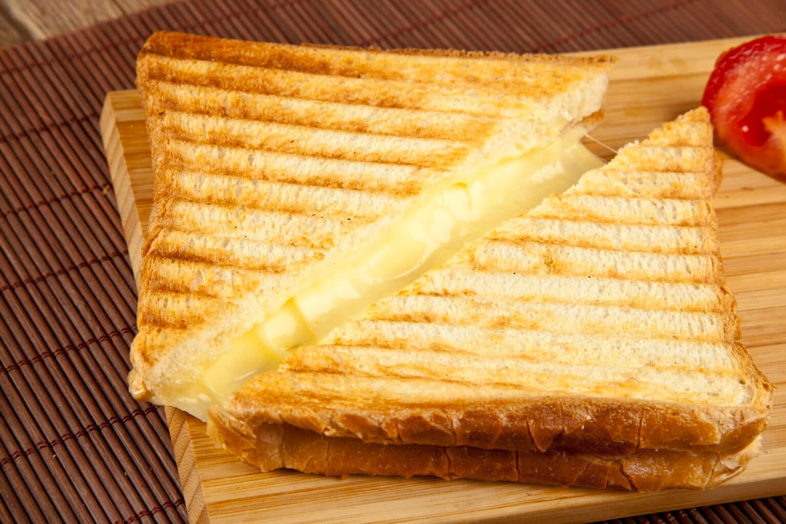 How to Make a Cheese Toastie in a Toaster Quick and Easy - Flashy House